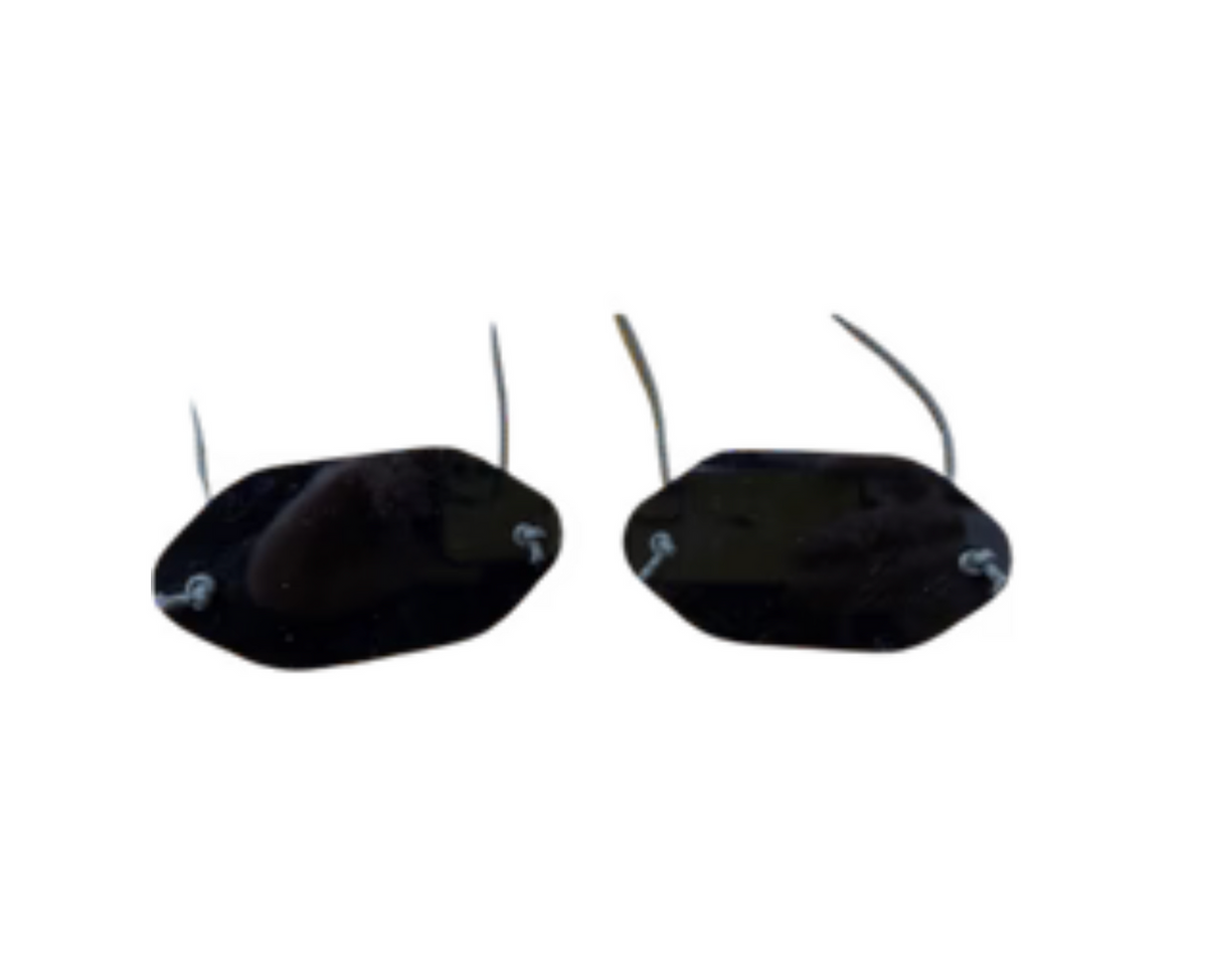 Melges 15 Scupper Flap With Bungee and Hook – Vela Sailing Supply